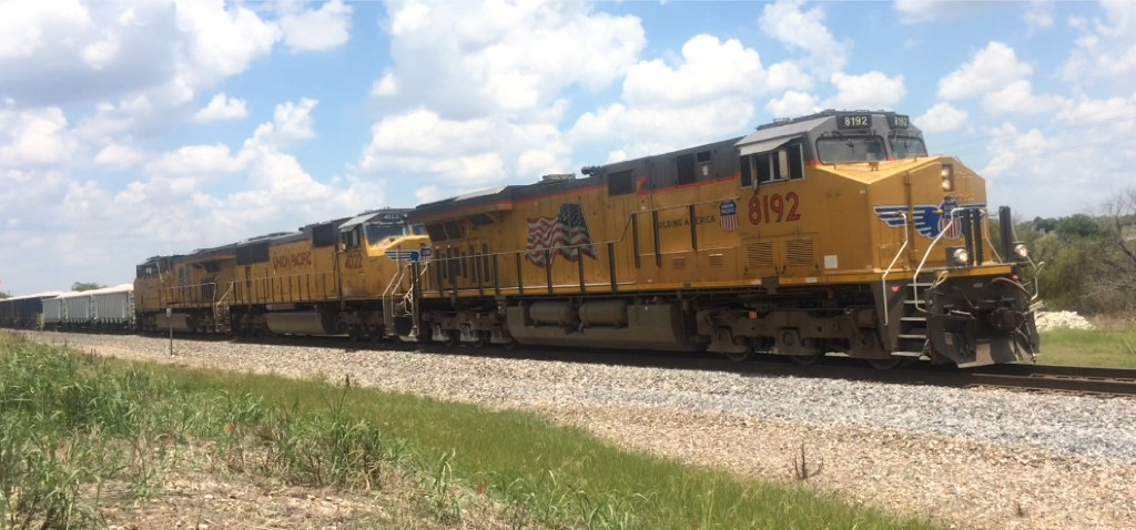 UP 8192 30Jun2016 SB approaching Opal Lane with aggregate